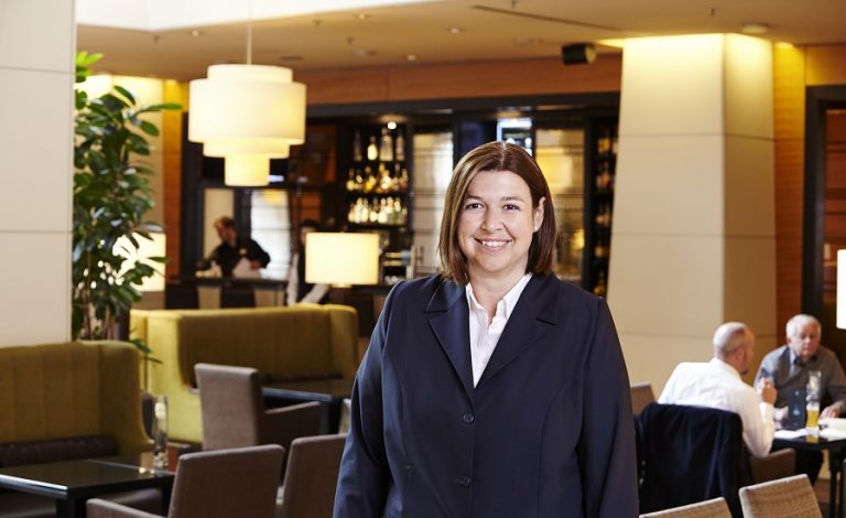 Sandra Epper führt Regie im Nikko Düsseldorf - Cost&Logis